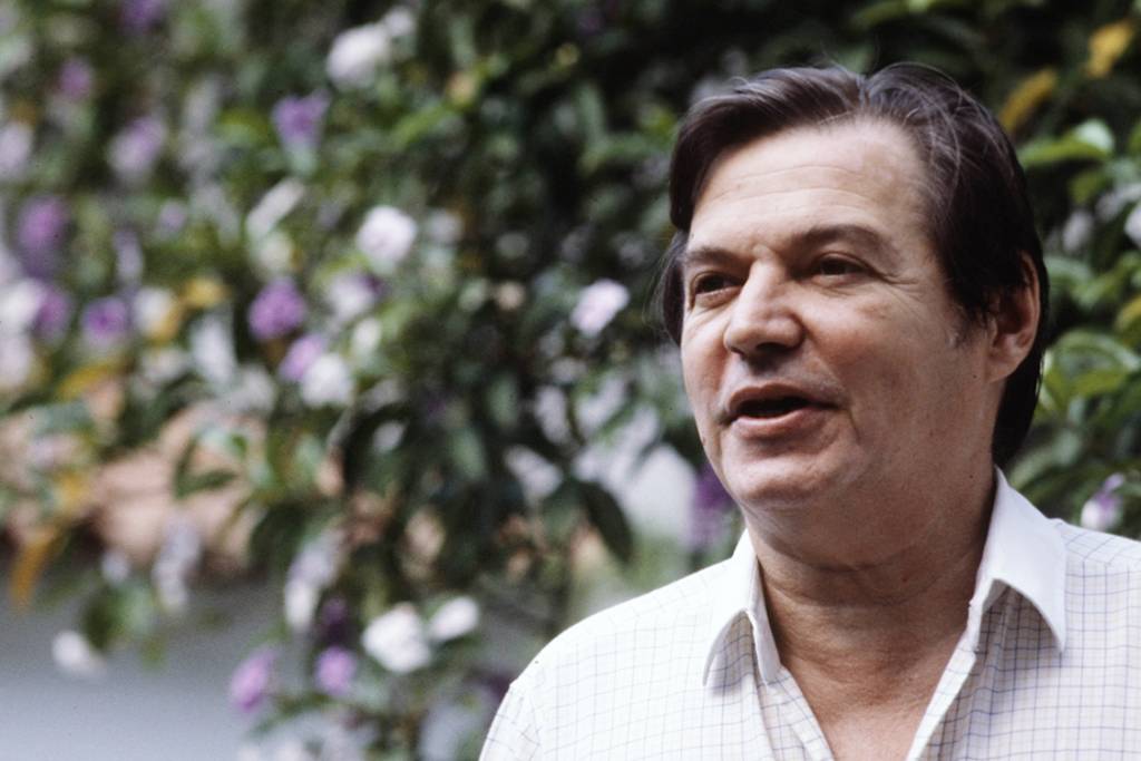 Tom Jobim, 94 | Célula POP