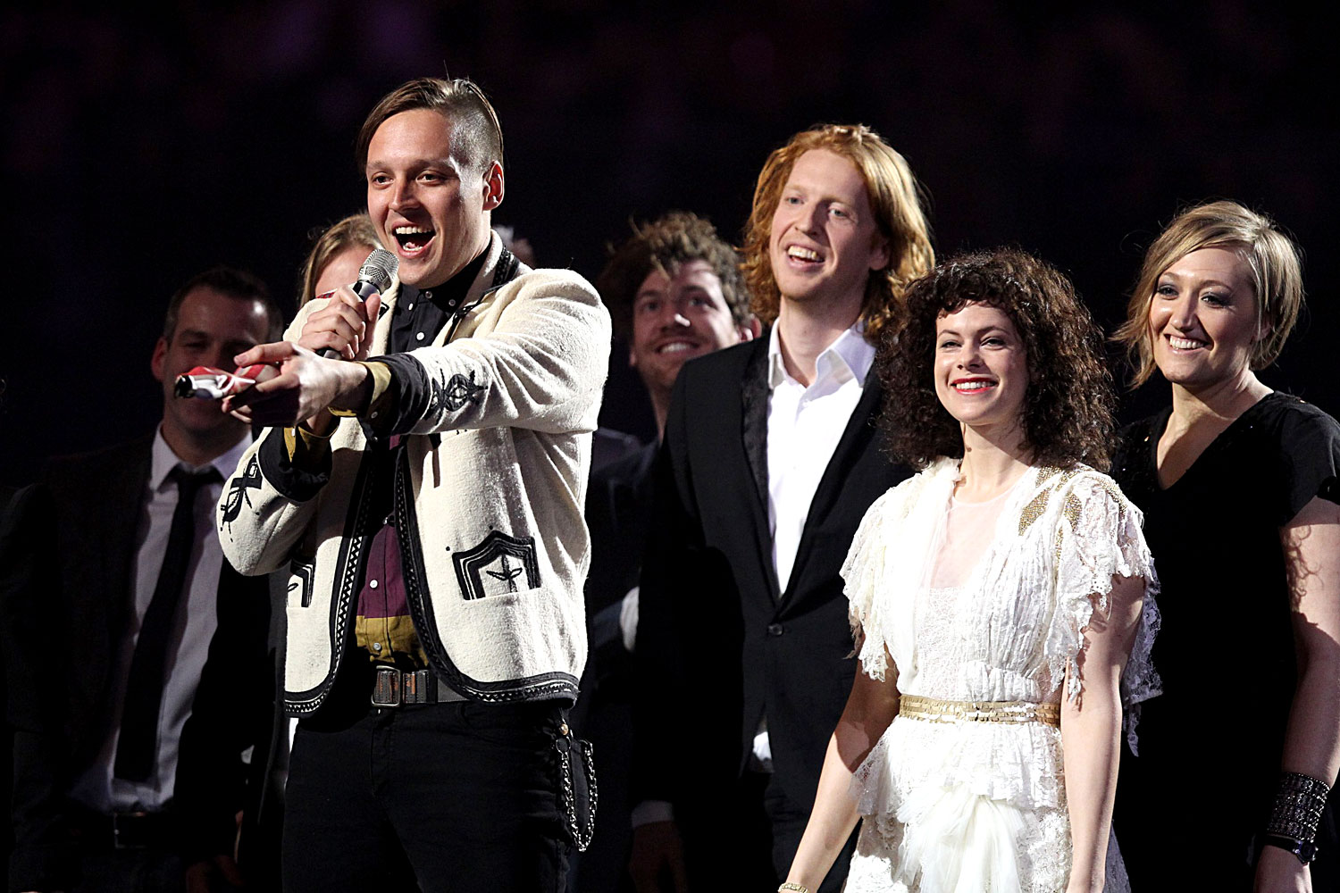 Arcade Fire lança single e anuncia álbum para maio | Célula POP