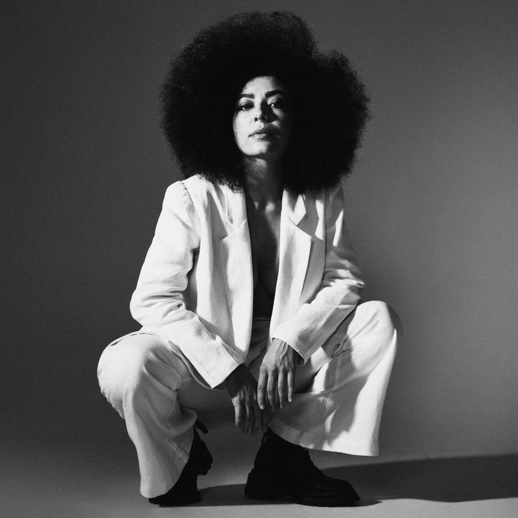 A elegância e a beleza do canto de Vanessa Moreno | Célula POP